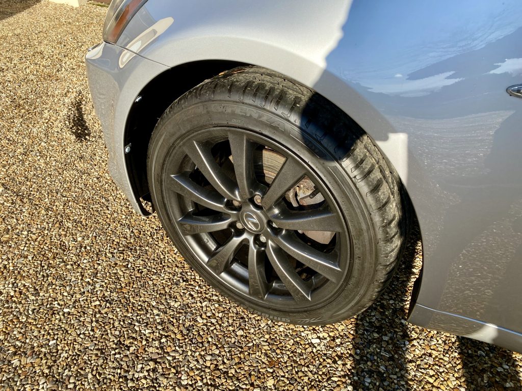 LEXUS IS250 V6 2007 – Black and White Cars