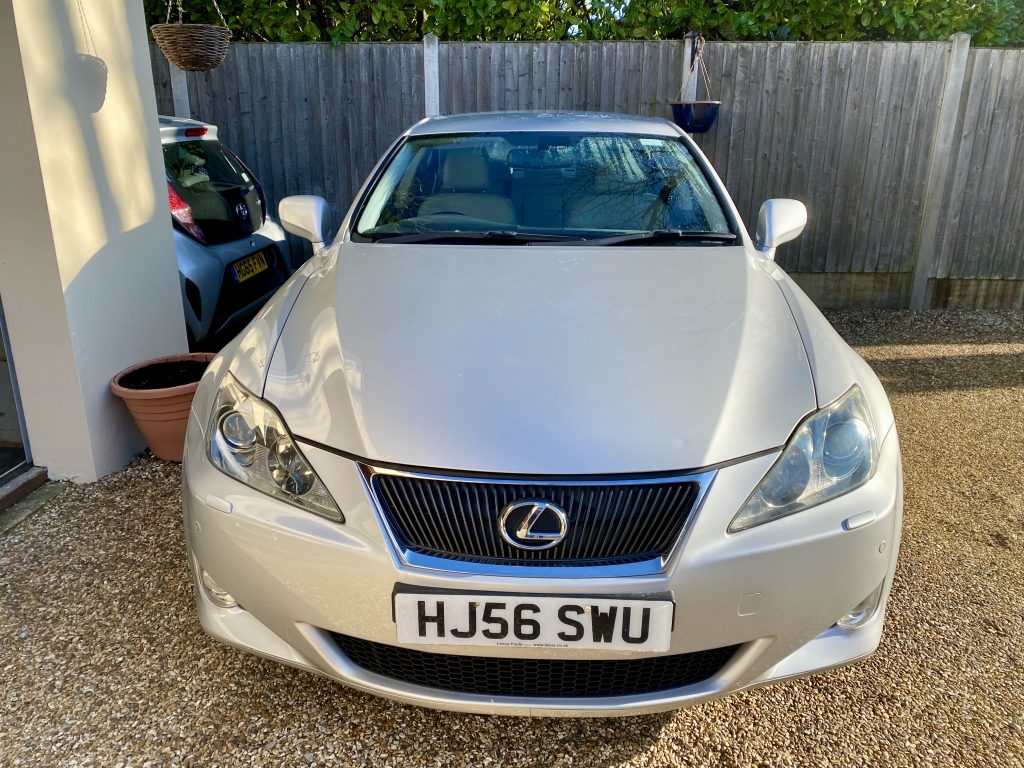 LEXUS IS250 V6 2007 – Black and White Cars